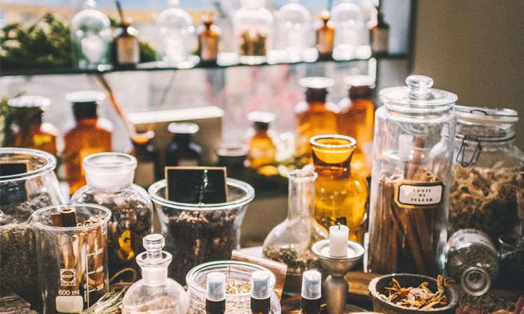 The Ultimate Guide to Creating a Custom Perfume Gift Set